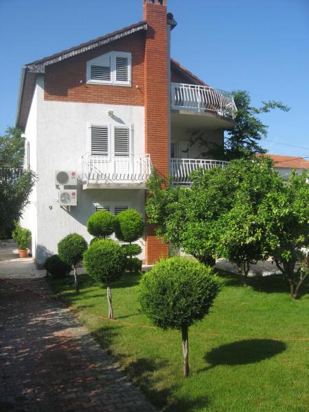 D.o.o. Yury Apartment - Maslinica