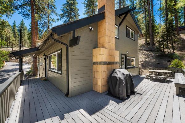 Foothill Folly Home - Zephyr Cove, NV