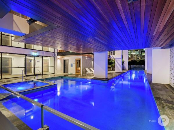 Central Southbank Apt With Pool, Sauna & Parking - Milton
