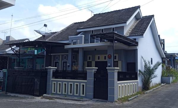 Megantara Permata Jingga Homestay - Banyuwangi