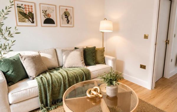 Modern Canterbury Duplex, 3 Mins To Station - Canterbury