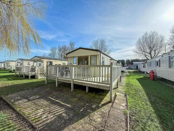 Delightful Caravan With A Lake View At Southview Holiday Park Ref 33026cl - Skegness