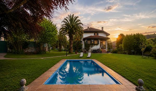 Villa Rural Con Piscina En Llanes | La Ablanosa - Llanes