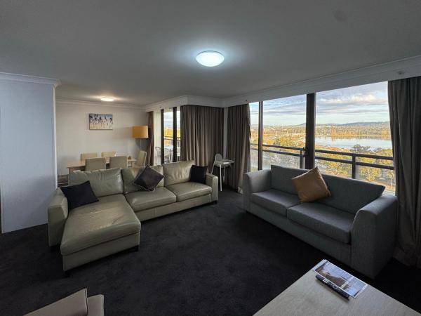 Lakefront Panorama – Classic - Canberra