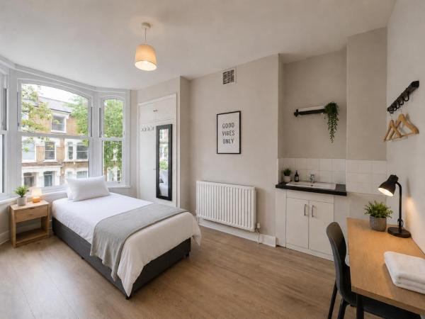 The Islington Rooms With Shared Bathrooms - London, UK