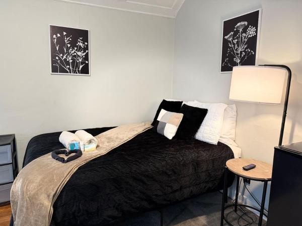 Room With Shared Spaces Close To Syracuse University And Downtown - Syracuse, NY