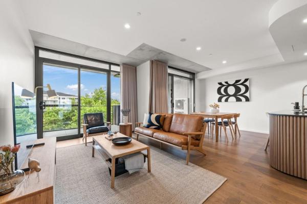 Luxurious 2br In Sought-after Location W Parking - Canberra