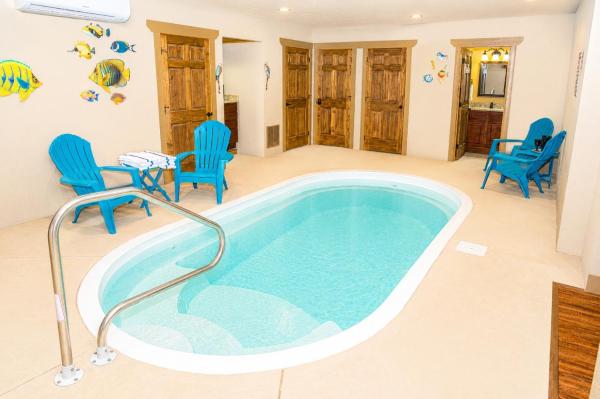 Serene Oasis - Luxe 4br Chalet With Indoor Pool, Theater, Game Room & Hot Tub - Gatlinburg, TN