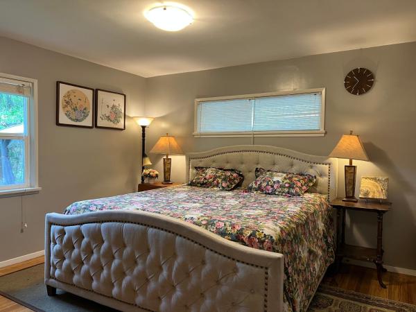 Cozy Home Close To Everything - Burnaby