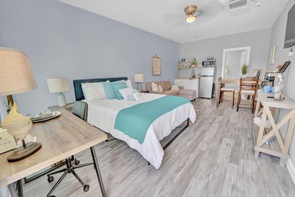 Seaside Escape 5 - Modern Beachside Basecamp - United States