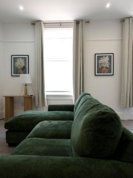 Stylish Town Centre Apartment - With Free Parking - Suffolk
