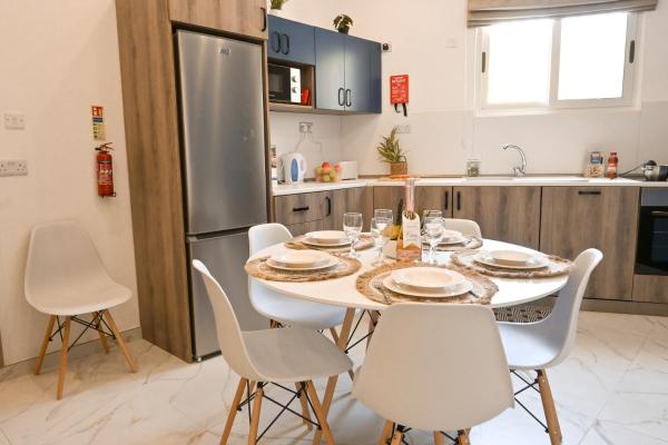 Well Located Modern Apart Balluta Bay - Happy Rentals - Malte