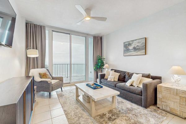 Gulf-front 12th-floor Condo W Great View Balcony Ac & Shared Pools & Hot Tubs - Gulf Shores, AL