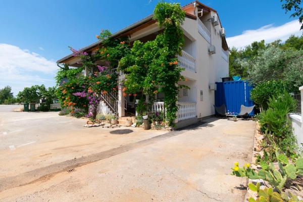 Apartments Andrijana - Starigrad