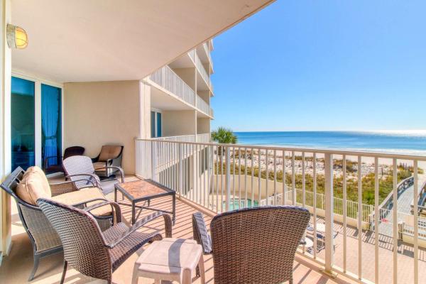 Beachfront Condo W Balcony Easy Beach Access & Pools Hot Tubs & Sauna - Gulf Shores, AL