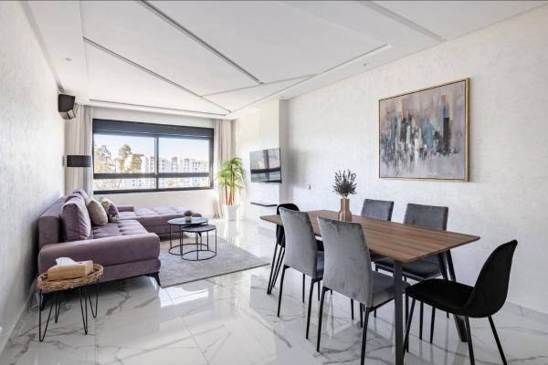 Sunny Seaview 2br, Pool, Balcony, Ac & Lift - Tangier