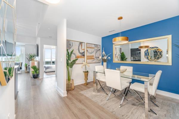 Waterfront Luxury Condo - Toronto