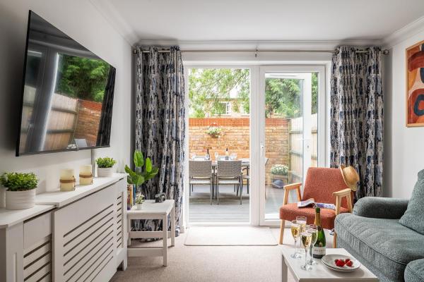 Modern, Comfy Town Centre Gem, Near Beach, Parking - Bournemouth
