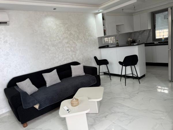 Villa Neuve Avec Une Grande Terrasse - Marsa