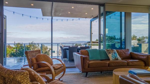 Burraneer - Freycinet Holiday Houses - Coles Bay