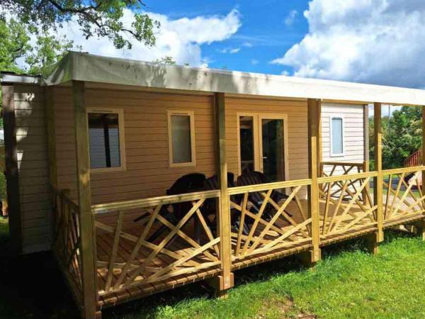 Mobil-home Charmant Avec Terrasse - 6 Pers. - Api-1-52-2900 - Rocamadour