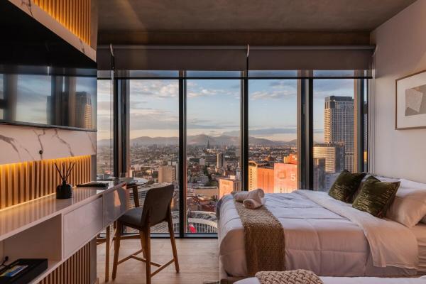 The R Line I Ut Skyline Studio I City Views & Pool - Mexico City