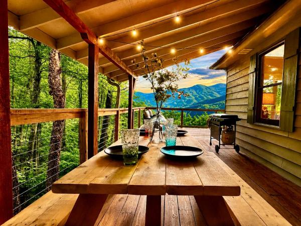 Above The Clouds Cabin - North Carolina
