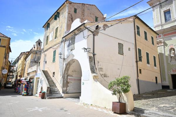 House Overseas - Taggia