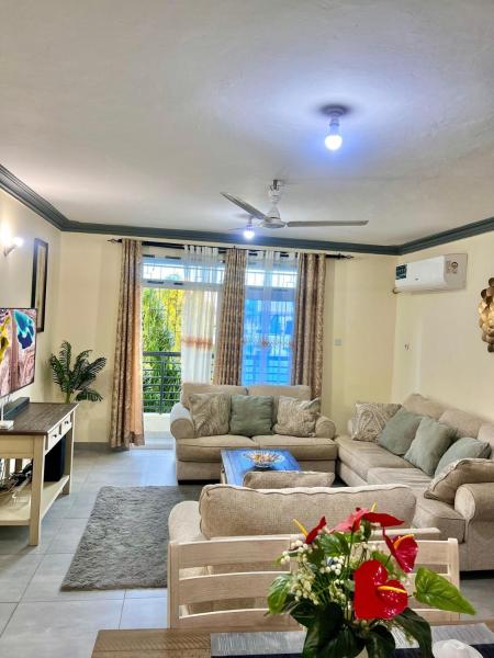 Modern 3br Suite With Pool Access - Mombasa