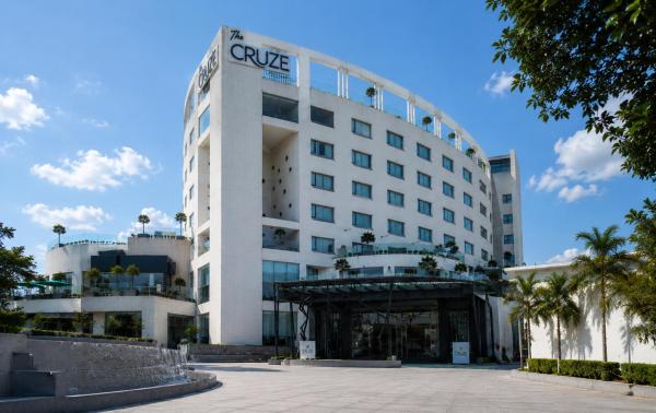 The Cruze Premium Boutique Hotel - Jamshedpur