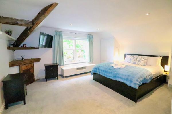 Luxury Holiday Gateway In A Popular Trendy Hotspot - Liverpool