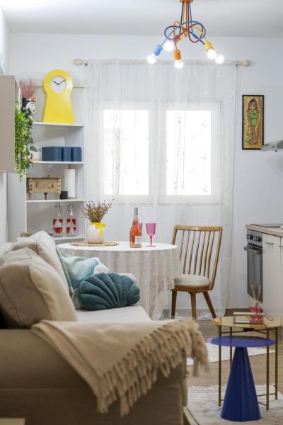 Lucy's Apartment - Dugi Rat