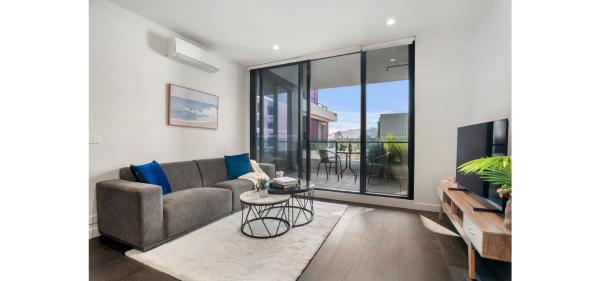 Stunning City Skyline 3br Cbd Stay With Luxe Views & Parking - Tottenham
