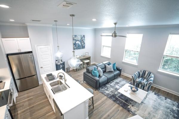 Chic 3br 3ba Townhome Near Arlington Entertainment District Less Than 3 Mins From At&t Dallas Stadium - Grand Prairie, TX