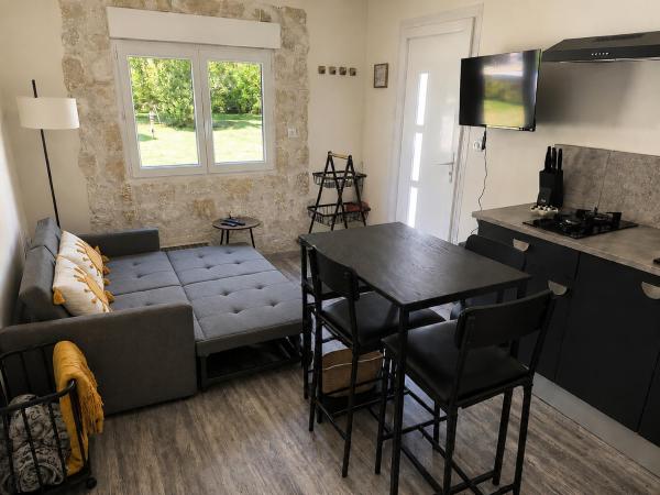 The French Hideaway Eymet - One Bedroom Apartment - Twin Or King Bed - Pool & Free Parking - Lauzun