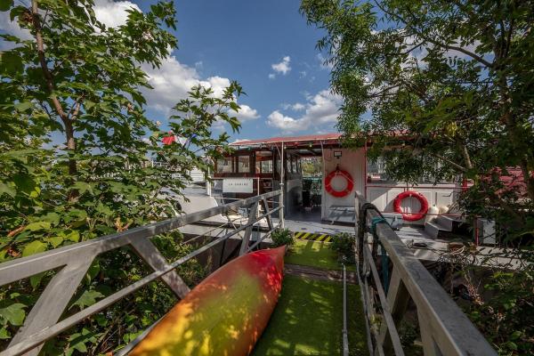 Charmante Cabine Dans Péniche Avec Terrasse Privée Et Vue Imprenable - Lyon