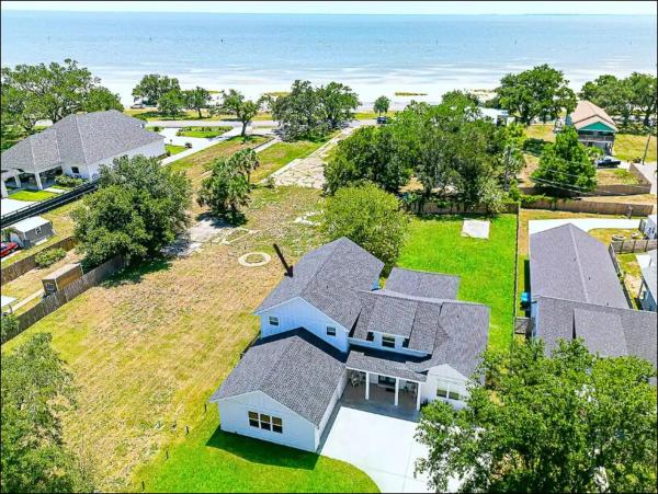 Brand-new Luxury Home- Sleeps 14, Walk To Beach - Gulfport, MS