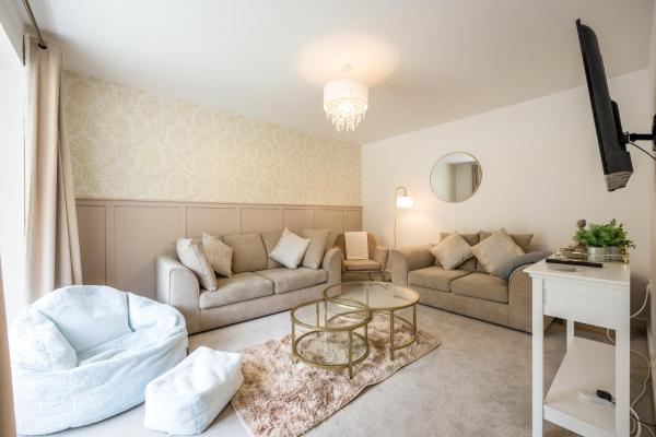 Stylish 4 Bedroom Home Perfect For Families - Bicester