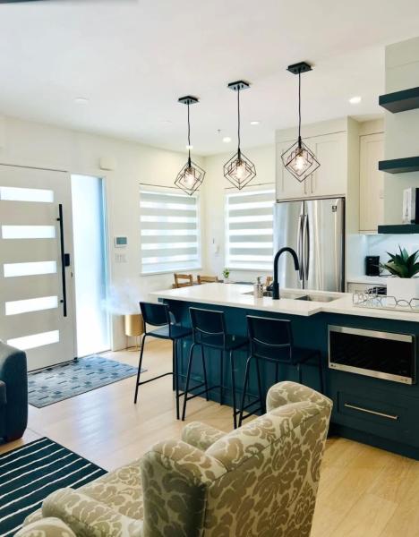 Modern 2bd-2ba Sofa Bed Townhouse Near Airport - Vancouver