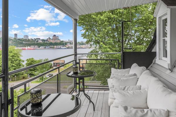 Royal View Chateau Frontenac Balconies 6 Bedrooms 15 Guests - Levis