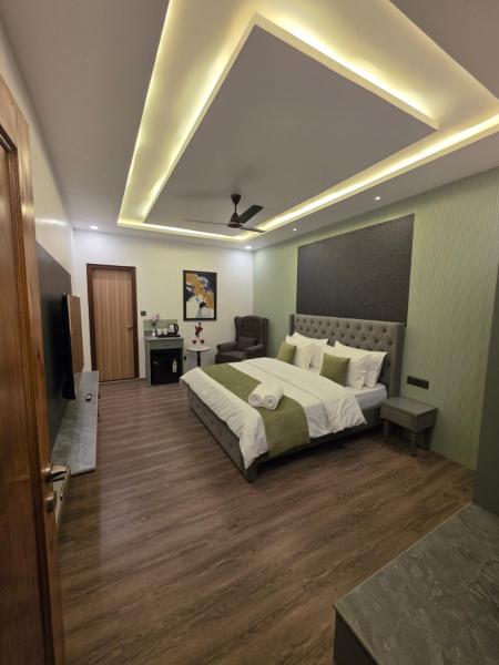 The Royal Palace Inn - Almora