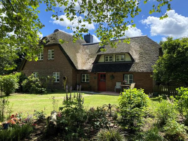 Charmante Ferienwohnung Unter Reet - Albersdorf