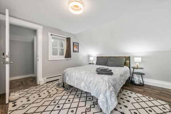 Bond Modern Cozy Apt 2nd Floor - New Hampshire