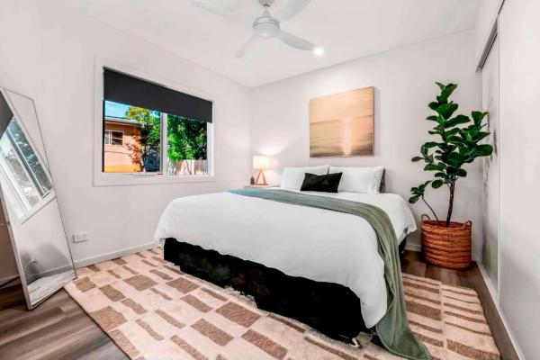Private Modern Bungalow - Separate Entry - Brisbane