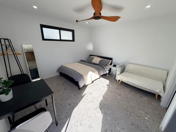 Sydney Studio With Private Bathroom & Kitchen - Sydney