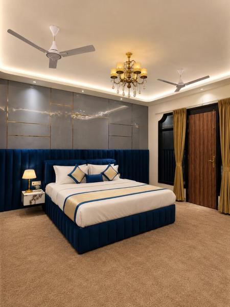 Lucknow Courtyard - Lucknow