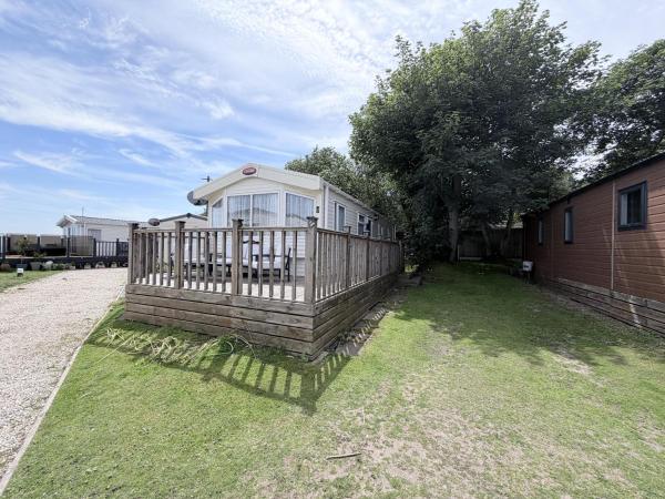 Lovely Caravan At Azure Seas Nearby The Beautiful Beach Ref 32038az - Lowestoft