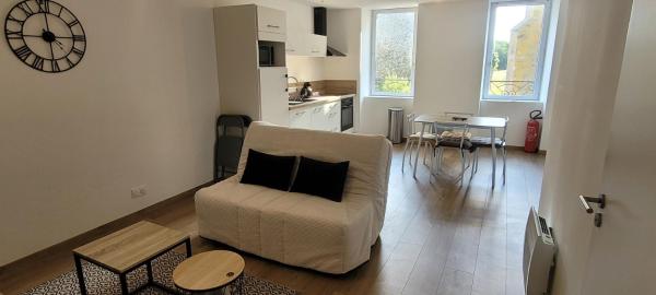 Le Logis Du Donjon 1 - Chambretaud