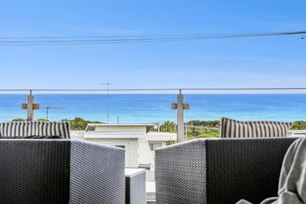 Ocean Views - Just Metres From The Beach! - Ocean Grove