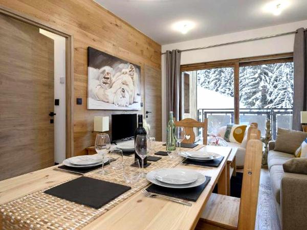 Ski-in Out Penthouse With Garage & Balcony - Courchevel
